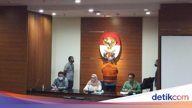 Eks Anggota DPR F-PPP Irgan Diduga Terima Rp 100 Juta untuk Oleh-oleh Umroh