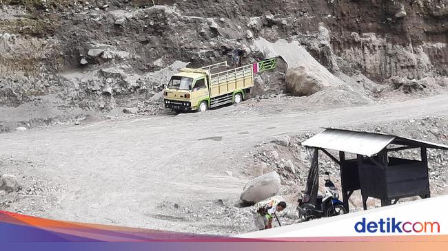 Gunung Merapi Siaga, Masih Ada Penambangan Pasir di Sungai Gendol