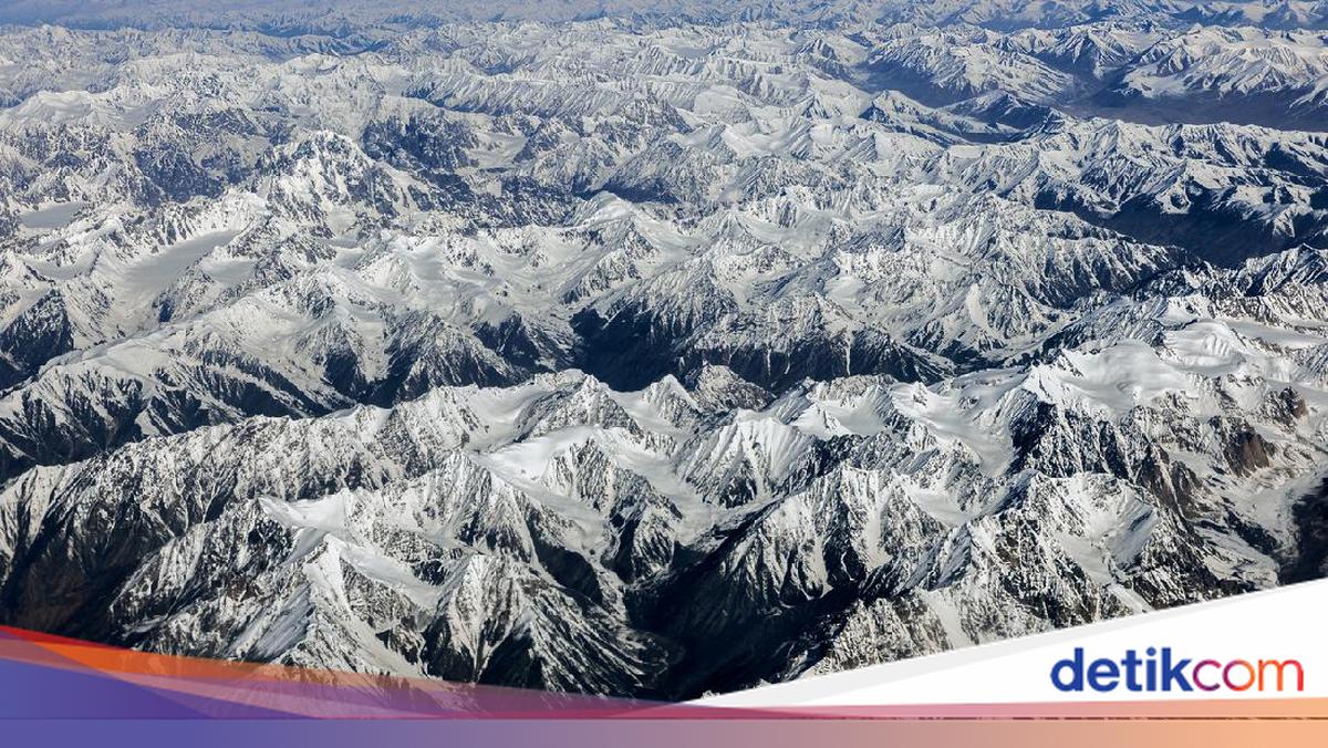 Foto Gunung Muchu Chhish, Puncak Tertinggi yang Belum Pernah Didaki