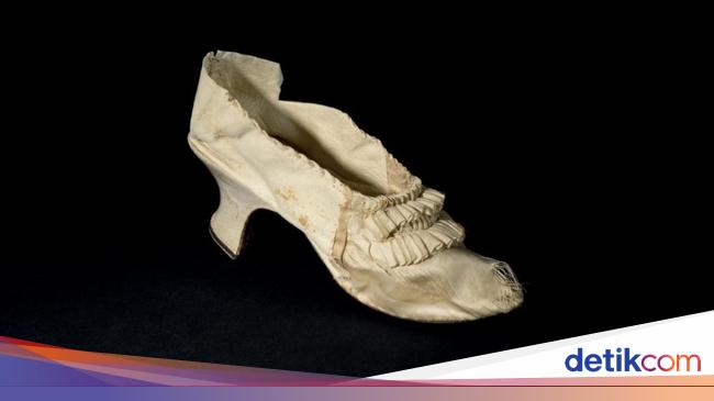 Sepatu Usang Ratu Prancis Marie Antoinette Dilelang, Laris Rp 730 Juta