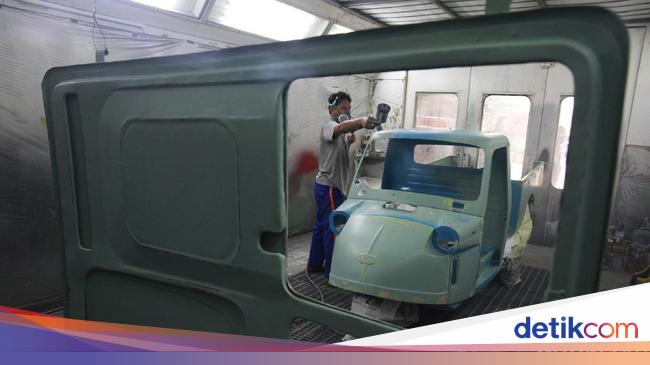 Melihat Restorasi Bemo, Kendaraan Jadul yang Melegenda