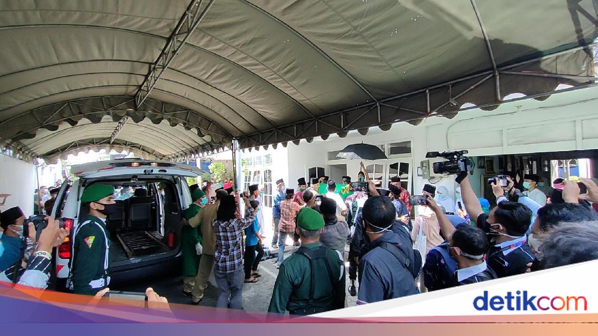 Pengasuh Ponpes Kedunglo Kediri Kiai Latif Tutup Usia