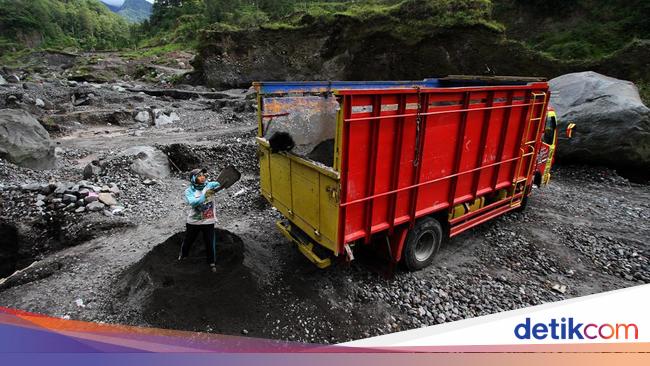 Penambang Merapi Keluhkan Pasir yang Mulai Berkurang
