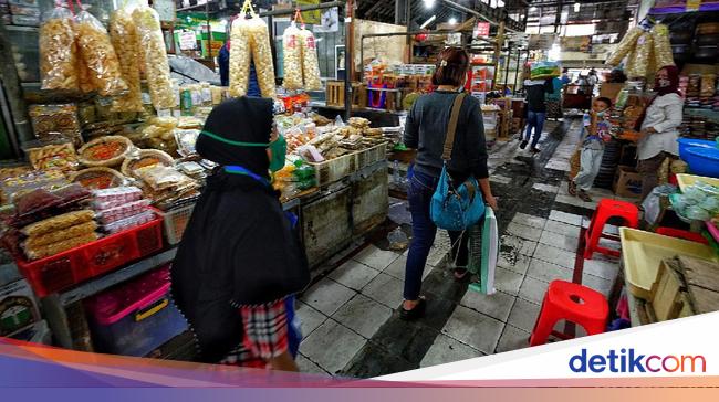 Menko PMK: Pedagang Pasar Masuk Prioritas Penerima Vaksin COVID-19 Menko PMK: Pedagang Pasar Masuk Prioritas Penerima Vaksin COVID-19