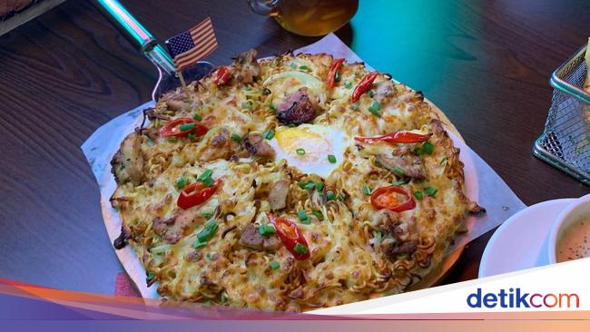 Pizza Indomie Goreng Hits di Malaysia, Begini Sensasi Rasanya