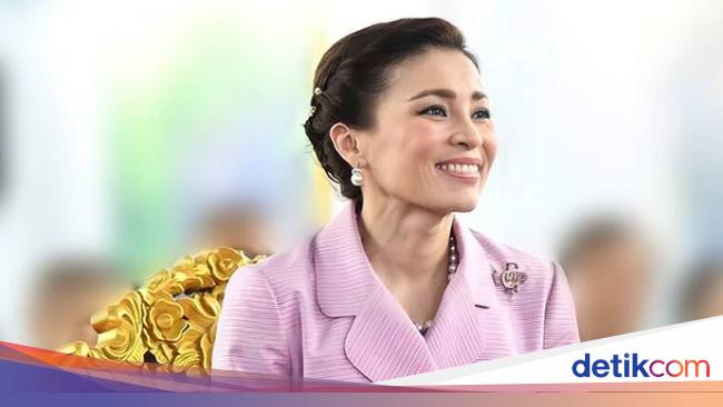 Foto: Adu Gaya 2 Istri Raja Thailand: Ratu Suthida Vs. Selir Sineenat