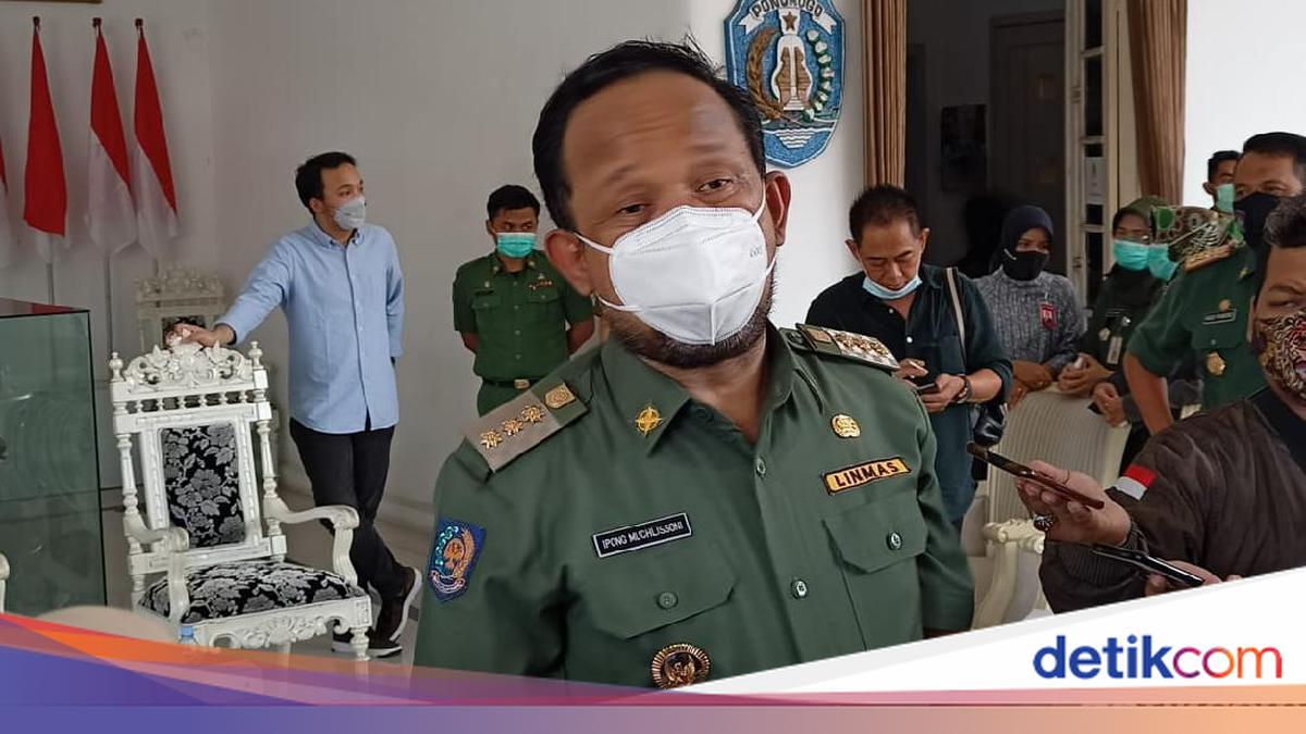 Hari Pertama Kerja Usai Cuti, Bupati Ipong Fokus Shelter untuk Pasien ...
