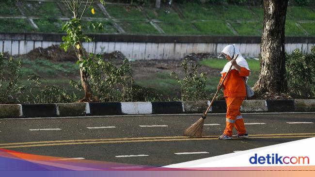 Sampah Berserakan di Kota Tua Usai Pesta Tahun Baru, Pasukan Oranye Tak ... Sampah Berserakan di Kota Tua Usai Pesta Tahun Baru, Pasukan Oranye Tak ...