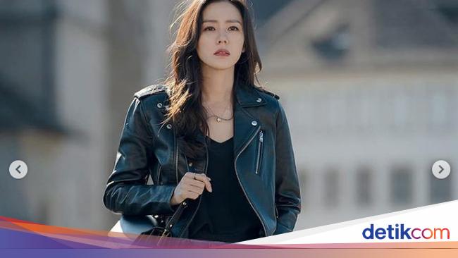 8 Foto Cantiknya Son Ye Jin yang Resmi Pacaran dengan Hyun Bin