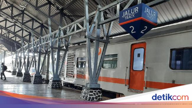 Jadwal dan Harga Tiket Kereta Api Blitar-Bandung