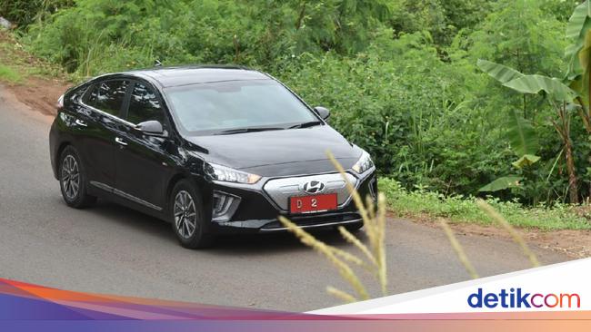 Saat Wagub Jabar Nyetir Mobil Dinas Listrik Saat Wagub Jabar Nyetir Mobil Dinas Listrik