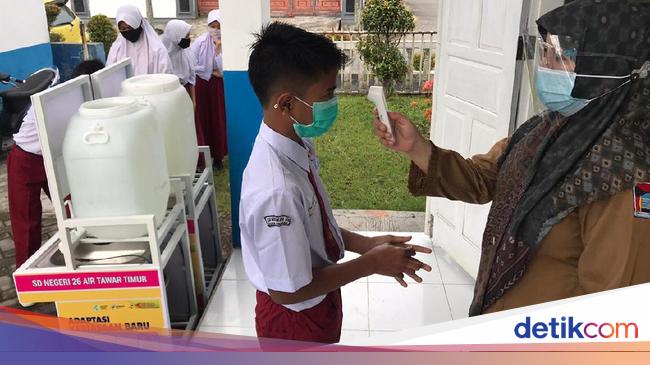 PAUD-SMP di Padang Mulai Belajar Tatap Muka, 10% Ortu Belum Izinkan Anak