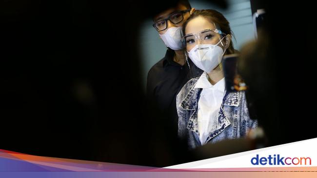 Kontak Langsung dengan Kasus Positif Corona, Gisel Mohon Doa Tetap Negatif