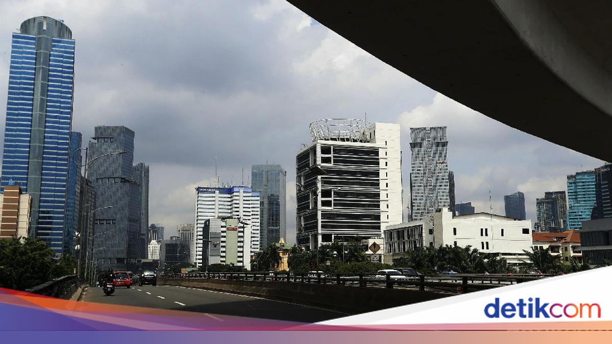 Jakarta Diusulkan Lockdown Akhir Pekan, Kalau Anak Lahir di Pesawat