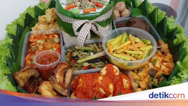 5 Paket Makanan Online Ini Cocok Buat Makan Bareng Keluarga