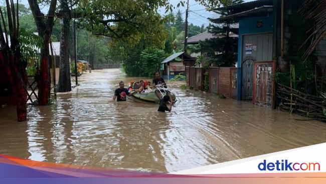 Tanah Longsor dan Banjir Terjang Manado, 5 Orang Meninggal-500 Mengungsi
