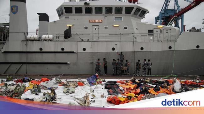 10 Hari Evakuasi, KRI Rigel Bersandar di Posko Darurat SJ-182