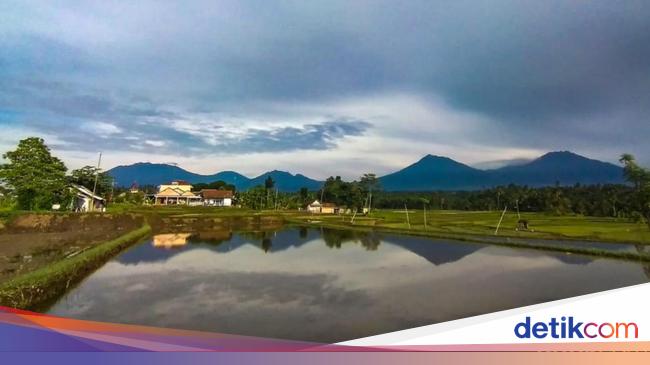 Warga di Kaki Gunung Raung Waspada Meski Tak Ada Hujan Abu