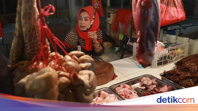 Pedagang Daging Sapi di Pasar Ciroyom Bandung Mogok Jualan