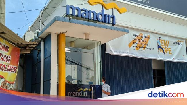 Aksi Komplotan Pembobol ATM Bermodus Ganjal Kartu Berakhir di Ponorogo Aksi Komplotan Pembobol ATM Bermodus Ganjal Kartu Berakhir di Ponorogo
