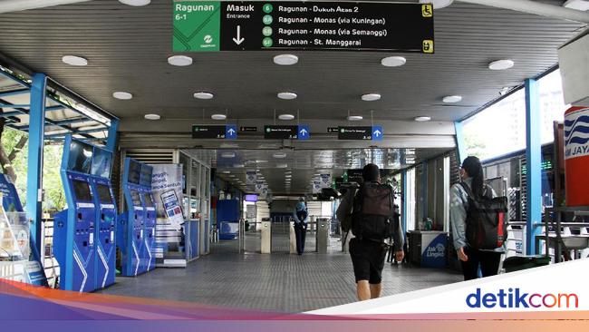 JakLingko Minta Maaf Sistem Kartu Berubah Bikin Antrean Panjang Halte ...