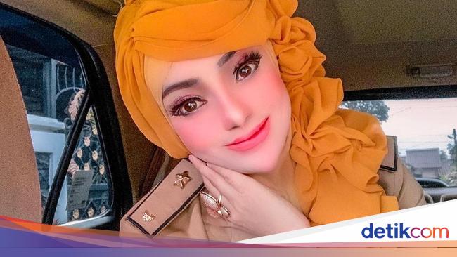 Most Pop Pns Berhijab Viral Gayanya Bak Barbie Saat Pergi Ke Kantor