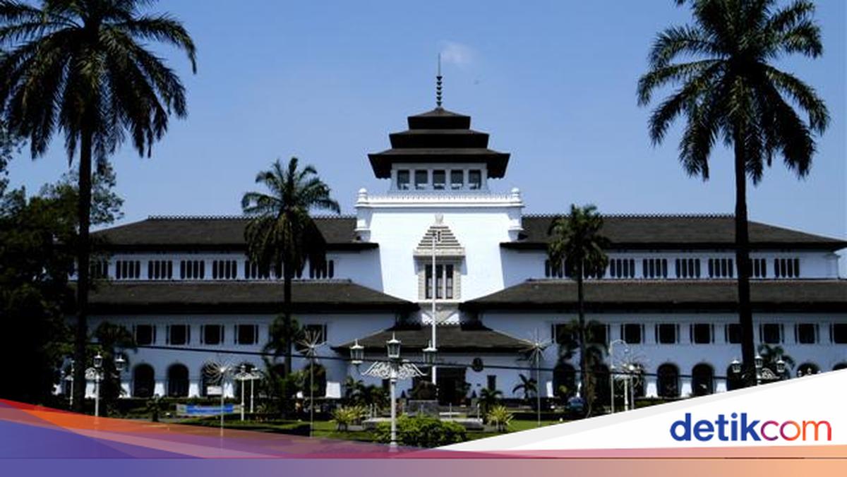 Aloha! Tahun Baru dengan Nuansa Hawaii di Bandung