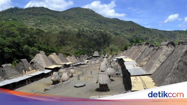 4 Alasan Kamu Mesti Datang ke Gunung Inerie di NTT