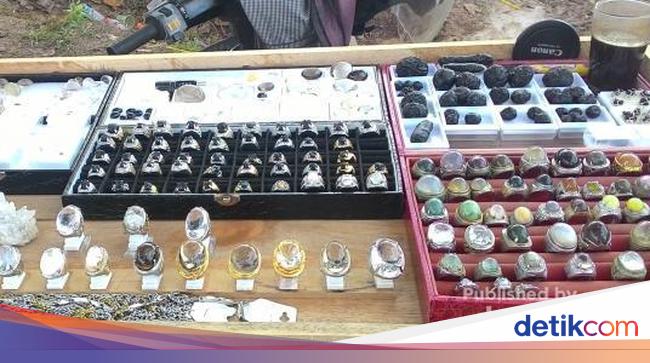 Batu Akik Meteor, Suvenir Khas dari Belitung