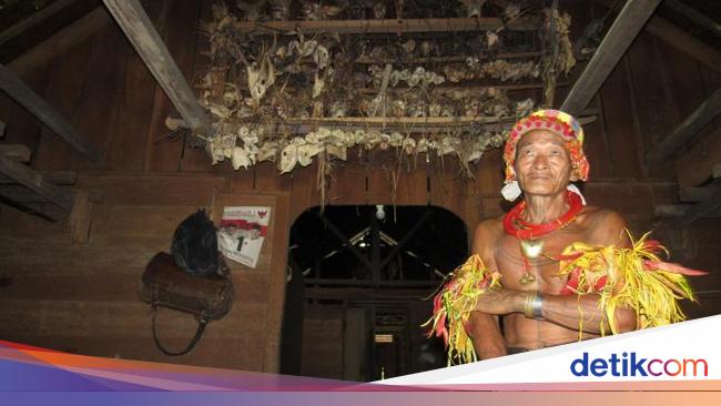 Bertemu Sikerei Sakti di Mentawai Bertemu Sikerei Sakti di Mentawai