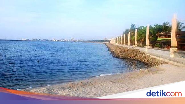 Hore! Pantai Timur Ancol Diisi Pasir Putih Bangka Belitung