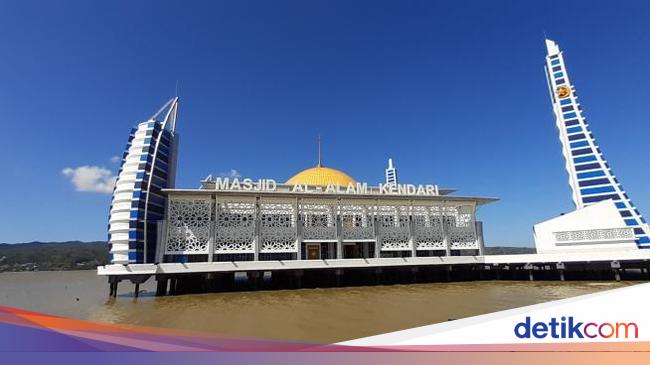 Masjid Apung Kendari, Tempat Ibadah Unik di Tengah Laut