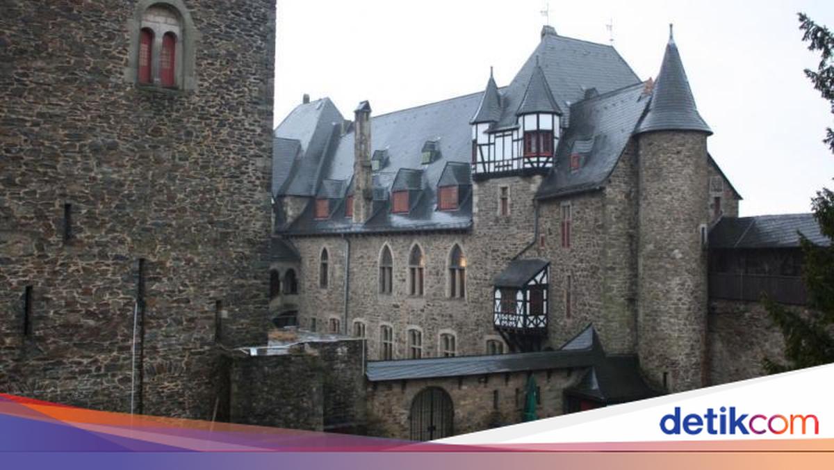 Seperti Raja di Kastil Schloss Burg, Jerman