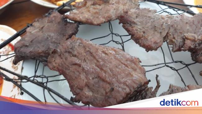 Siang-siang, Enaknya Wisata Kuliner Dendeng Batokok di Jambi