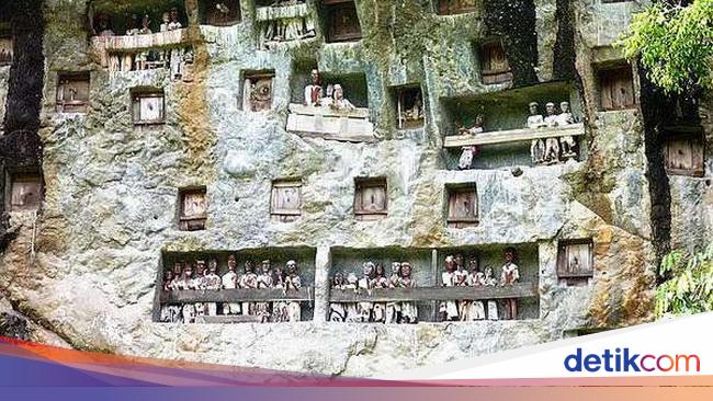 Tao-tao, Patung-patung Penghias Makam Batu Lemo Toraja