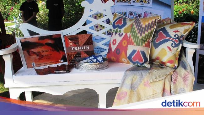 Wisata & Belanja Kain Cantik di Kampung Tenun Garut