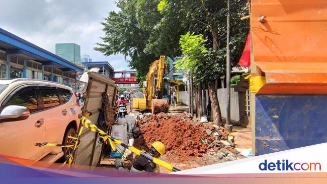 Selain Mampang dan Tendean, Jalanan Ini Juga Kena Galian Kabel Manhole DKI
