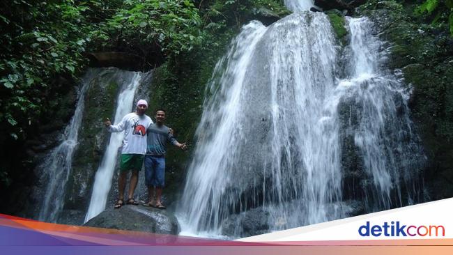 Melihat Batu Batirai, Air Terjun Bertingkat nan Indah di Padang Panjang