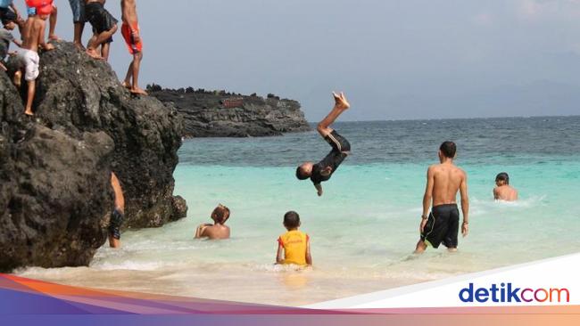 Pantai Nereng Watotena, Tempat Asyik Main Air di Flores