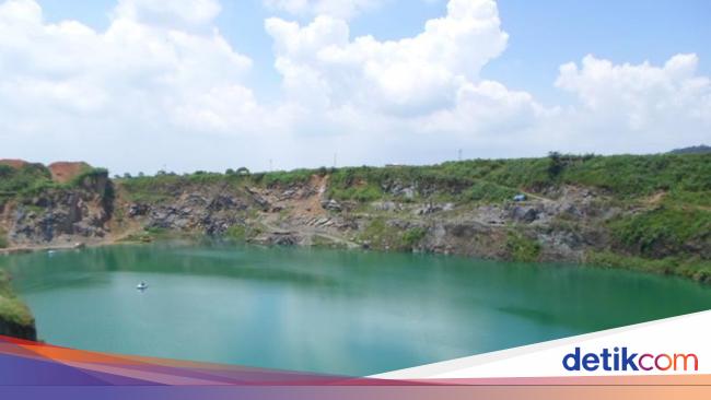 Potret Danau Quarry yang Tengah Naik Daun di Bogor