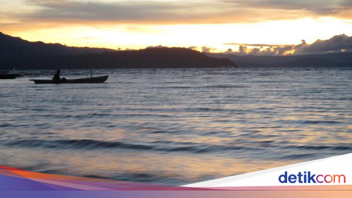 Senja yang Indah di Danau Toba