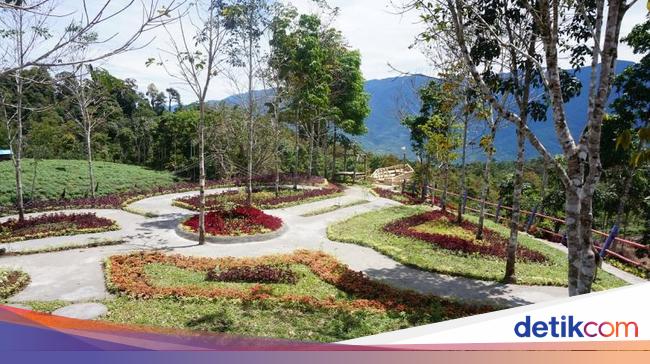 Taman Bunga nan Rancak di Sumatera Barat