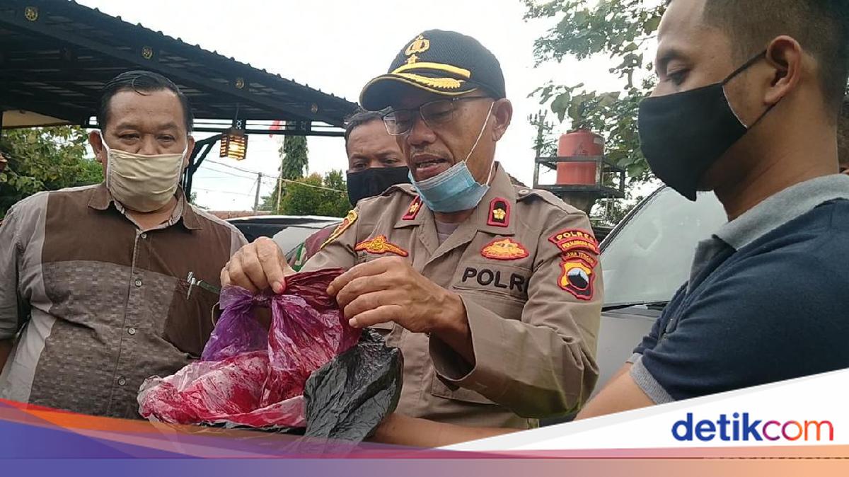 Ini Dia Penampakan Asal Muasal Banjir Berwarna Merah di Pekalongan