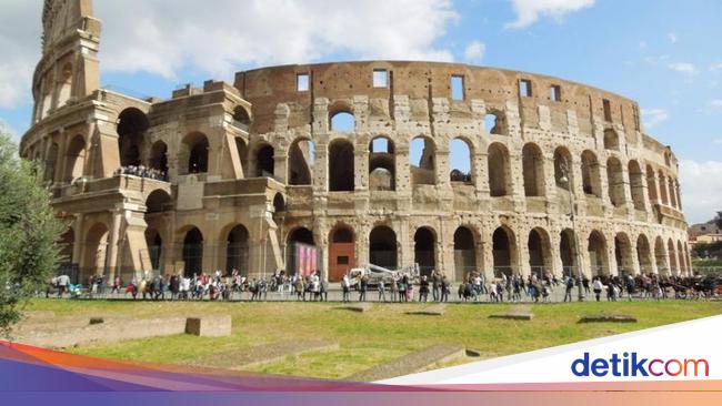 Melihat Lebih Dekat Coloseum di Kota Roma, Italia