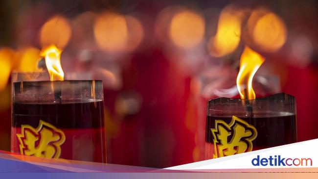 Momen Perayaan Imlek di Wihara Toa Se Bio