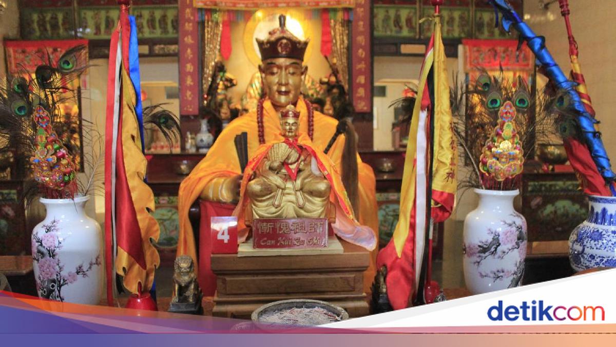 Kisah 'Tangan Hitam' Can Kui Zu Shi di Vihara Dharma Ramsi