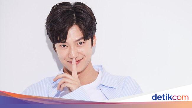 Penampilan Na In Woo Gantikan Ji Soo di River Where The Moon Rises Penampilan Na In Woo Gantikan Ji Soo di River Where The Moon Rises
