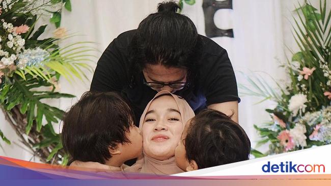 Resmi Bercerai, Ririe Fairuz Tak Minta Apapun dari Ayus Sabyan