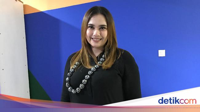 Catherine Wilson Bikin Pangling, Tampil Lebih Segar Usai Bebas dari Penjara