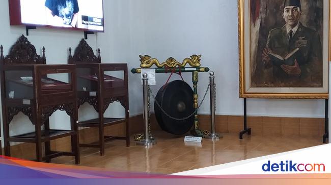 Cerita Hozein Dapat Dua Pusaka Bung Karno yang Dihibahkan ke Perpusnas ...